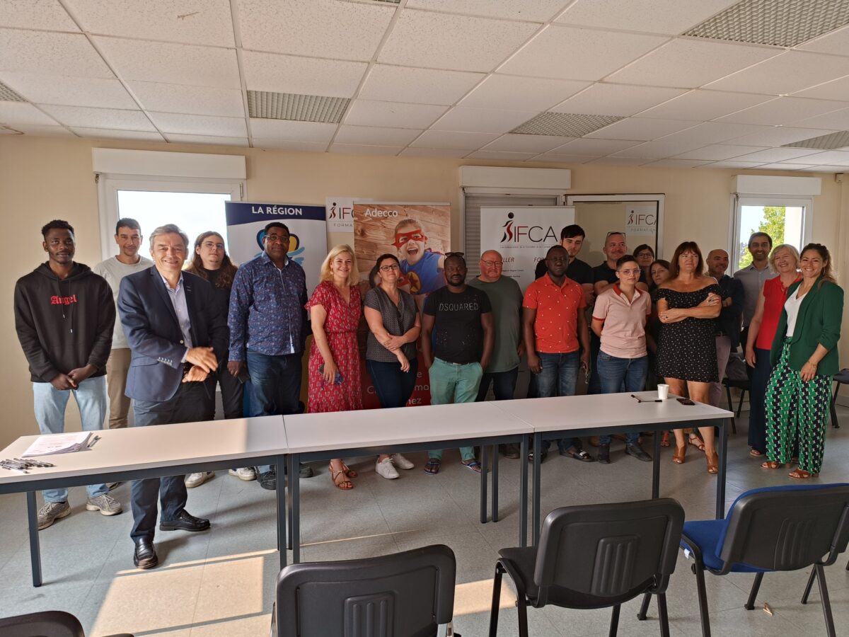 Signature de la convention partenariale visant à former des demandeurs ...